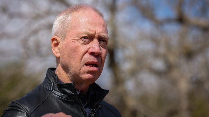 ביקורת בתוך הקואליציה: "גלנט אינו איש ימין. צריך לעזוב את תפקידו" - 0404